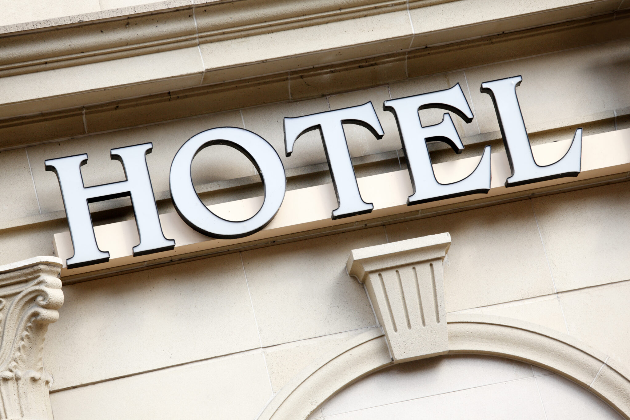 Aro-Palace accelerează reconversia fostului Hotel Capitol printr-un nou ...